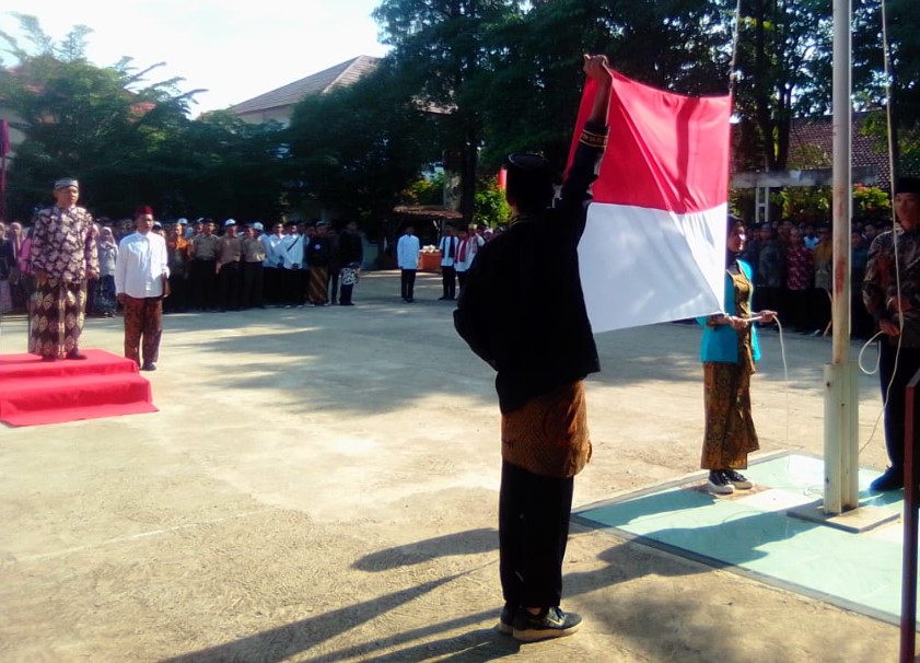 Upacara Hari Sumpah Pemuda Tahun 2022 - SMK Negeri 1 Karangdadap